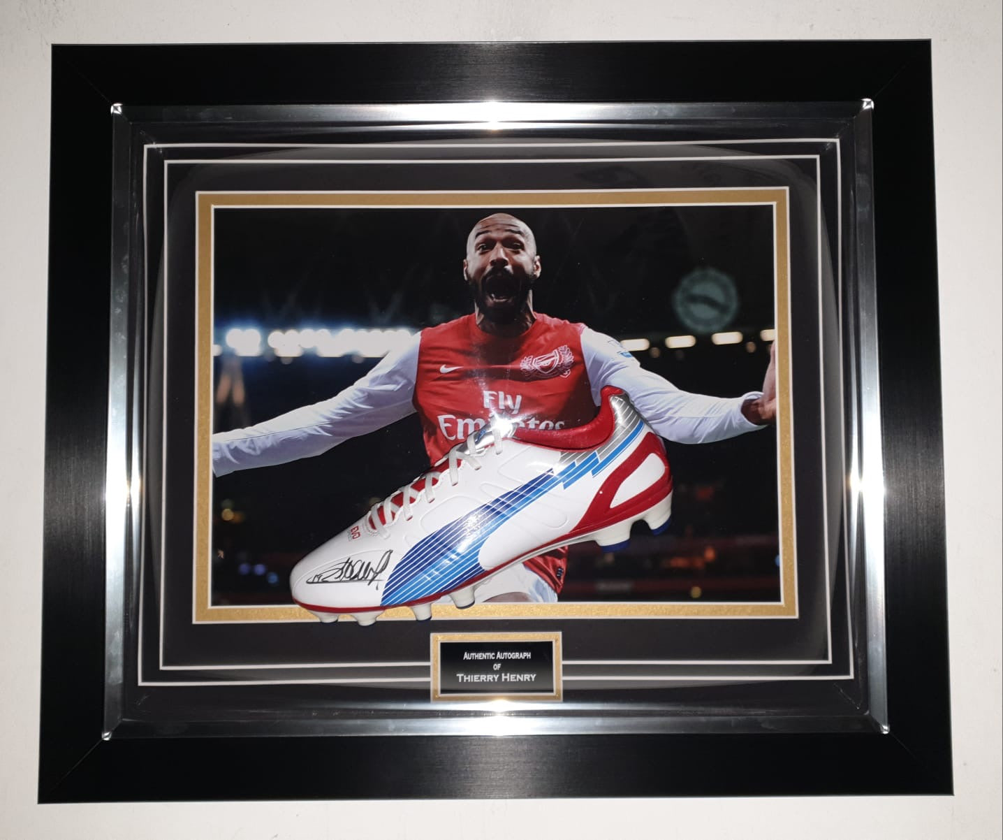 Signed Henry Boot in 3D Frame - Arsenal Football Gifts & Memorabilia ...